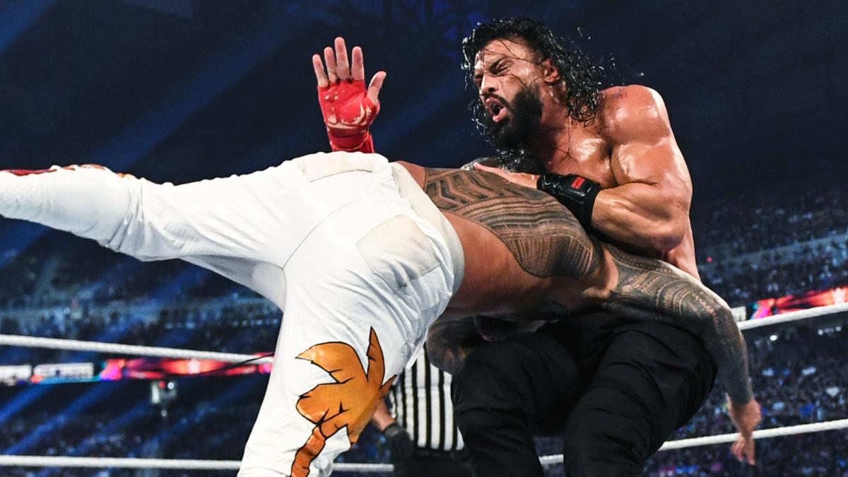 فيديو سمرسلام ٢٠٢٣: رومان رينز ضد جاي أوسو | WWE